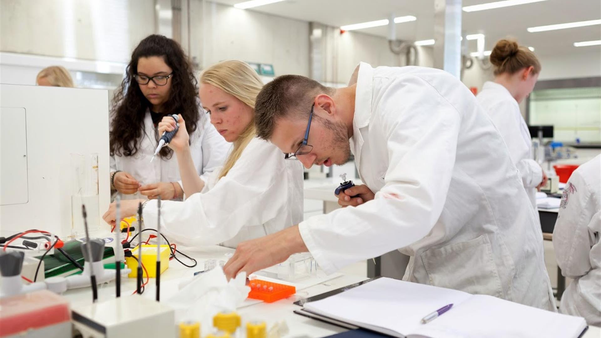 An Advanced Course on Lean Documents, Lean Configuration and Document ...